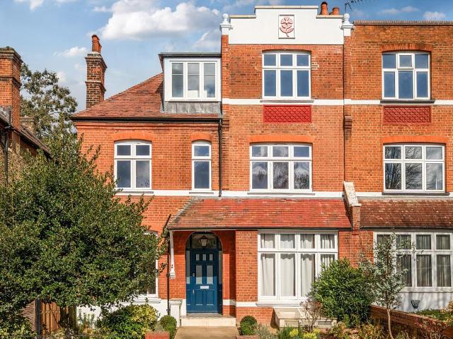 Chatsworth Road, London NW2 5 bed semi detached house to rent £8,500 pcm £1,962 pw