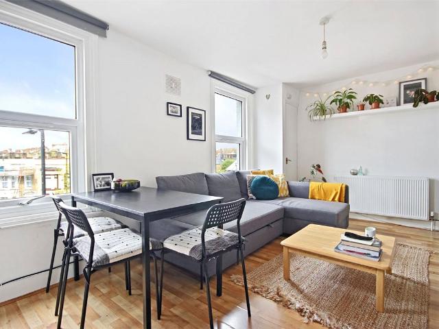 Chatsworth Road, London E5, 2 bed flat to rent, £2,250 pcm | PrimeLocation