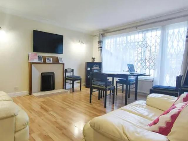 Chatsworth Road, London, W5 3DD, United Kingdom | 2 bed apartment for rent #166489886 | Rentberry