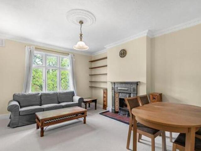 Chatsworth Road, London, 2 Bedroom Flat