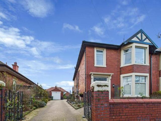 Chatsworth Road, Lytham St. Annes, 2 Bedroom Apartment