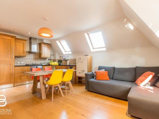 Chatsworth Way, London 2 bed flat to rent £1,750 pcm £404 pw