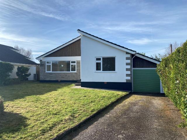 Chatsworth Way, St. Austell PL25, 2 bed bungalow to rent, £1,150 pcm | PrimeLocation