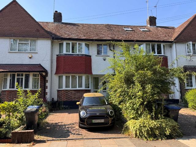 Chaucer Close, London N11, 3 bed terraced house to rent, £2,250 pcm | PrimeLocation