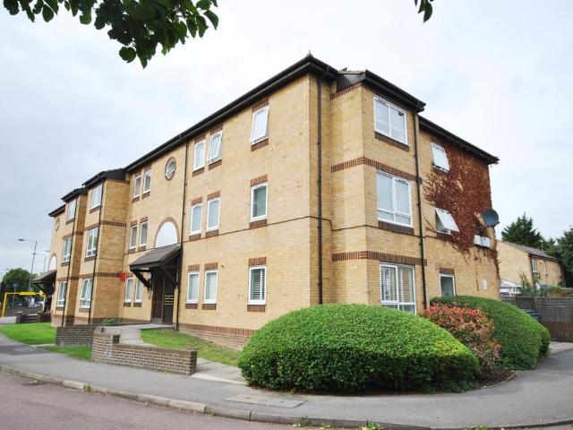Chaucer Drive, London, SE1 1 bed apartment to rent £1,700 pcm £392 pw