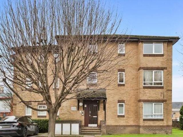 Chaucer Drive, London, Studio Flat For