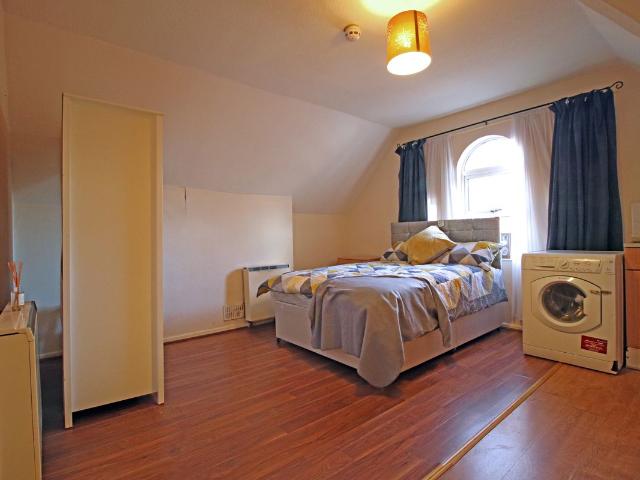 Chaucer Road, Bedford MK40, Studio to rent, £725 pcm | PrimeLocation