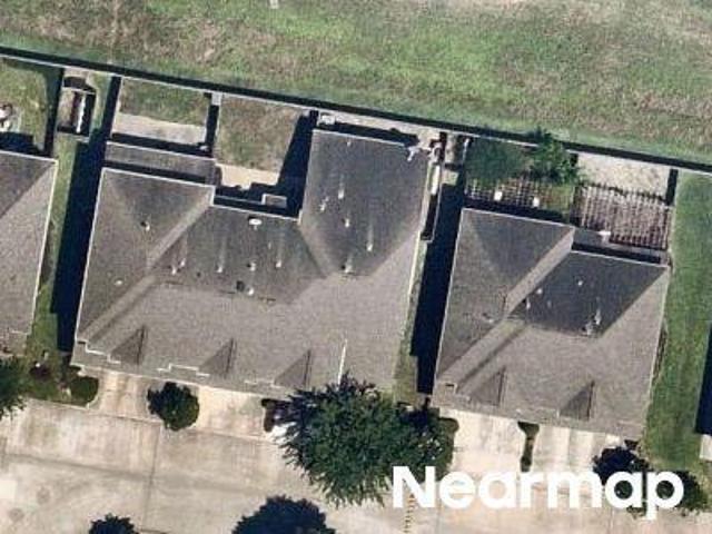 Chazenwood Dr
