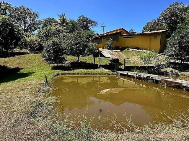 Chácara em com escritura definitiva e lago particular