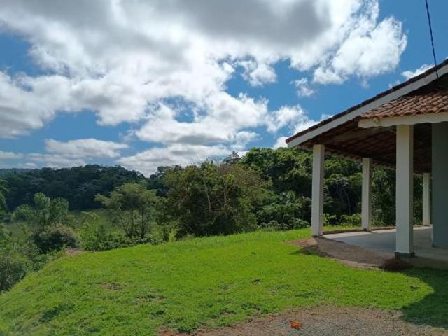 Chácara Maravilhosa à venda Santa Isabel com 3 dormitórios, sendo 1 suíte, 2 banheiros, 5 vagas de
