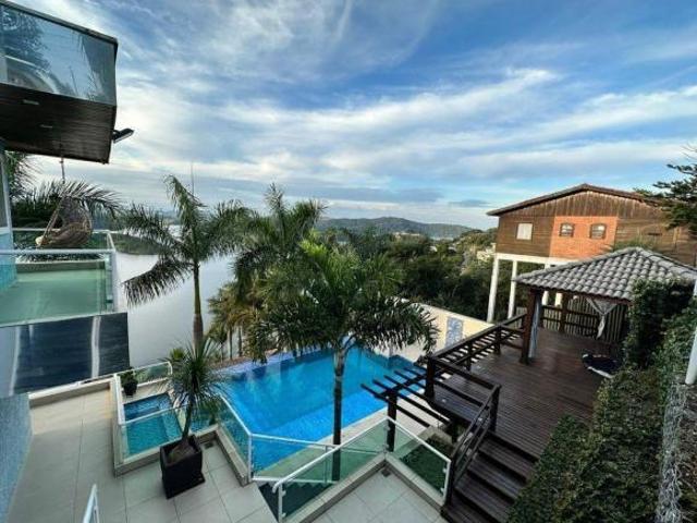 Chácara maravilhosa com vista para a represa, em condomínio, em Igaratá SP