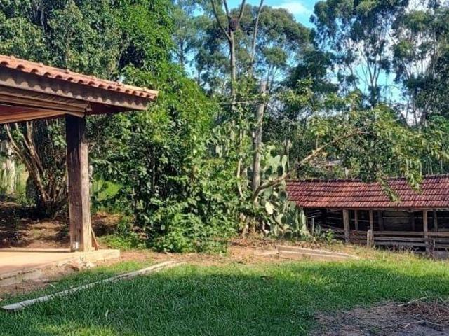 Chácara Maravilhosa em Paraibuna DESCUBRA SEU REFÚGIO IDEAL!