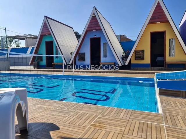 Chácara Mobiliada à Venda 3 Chalés Piscina com Tobogã Área Gourmet 475m²