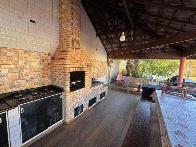 Chácara no Aguapeú em Itanhaém, 1.000 m² de Terreno,Piscina, Área Gourmet e Espaço para 10 Veículos