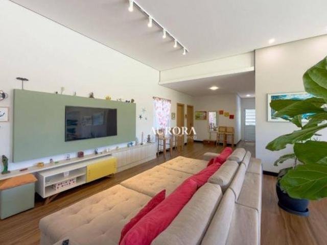 Chacara no cond Bratislava. terreno de 4.800 m2 com casa de 313 m2. R$ 2.231.000,00