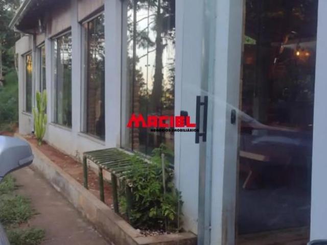 Chácara no condomínio fechado Villagio Fazendão zona norte de SJC 3 quartos / 2 suítes / rancho