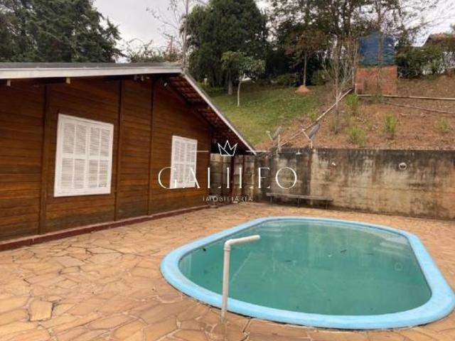 Chácara no Condomínio Portão do Castanho com área total de 5.000 M² com 2 Casas e Piscina | Jundiaí