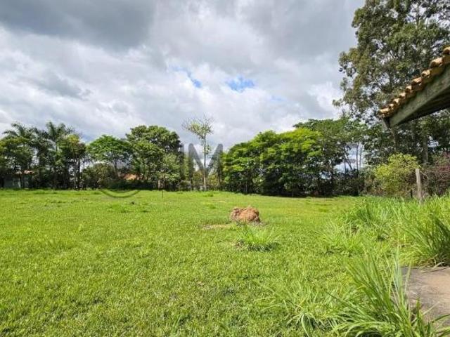 Chácara no Residencial Parque Laguna em Salto SP com 3 Casas, Baias, Ateliê e Salão de Festas!
