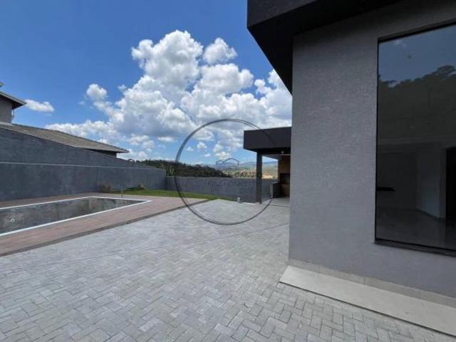 Chácara Nova com Arquitetura Moderna e Muito Sossego no bairro Jundiaizinho