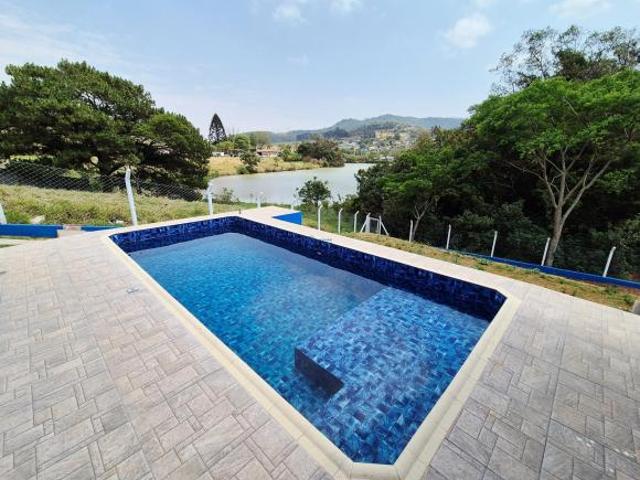 Chácara NOVA com piscina em Atibaia