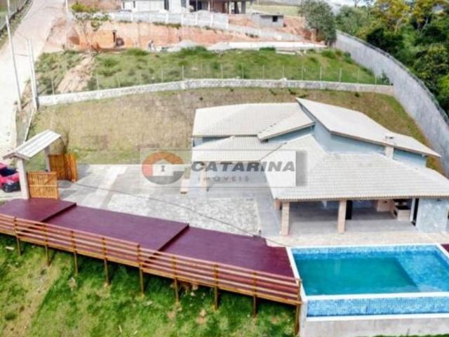 Chácara nova em Condomínio com linda vista para o pôr do sol !