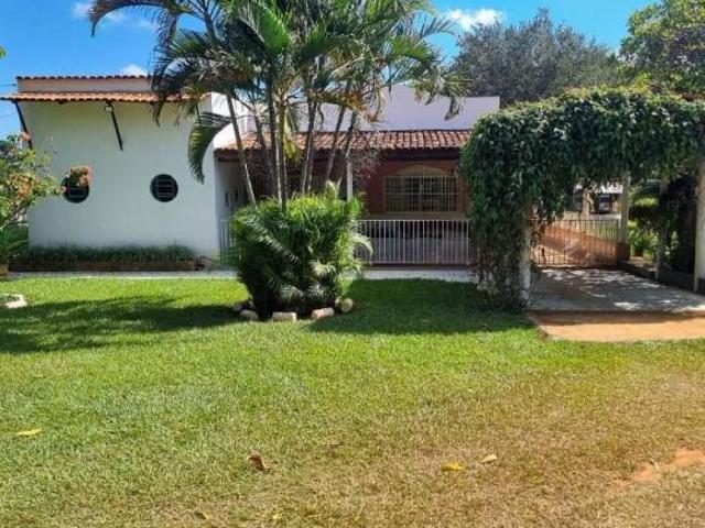 Chácara à venda em Luziânia/GO Jardim Ingá com 3 quartos, piscina e churrasqueira