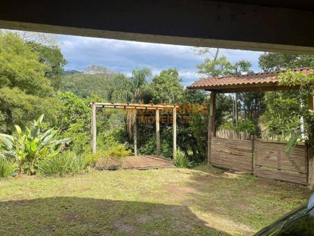 Chácara à Venda 1.400m², 3 quartos, Deck p/ montanha SFX Sta Barbara