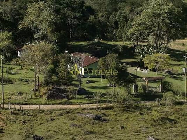Chácara à venda 2 Quartos, 6 Vagas, Ribeirão Grande, Pindamonhangaba SP