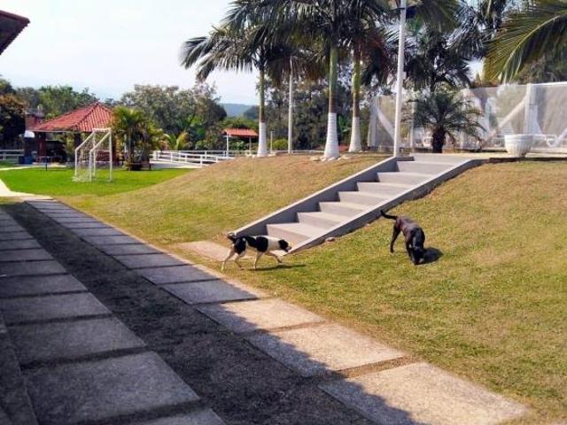 Chácara à venda 5 Quartos, 3 Suites, 10 Vagas, 5000M², Zona Rural, Guaratinguetá SP