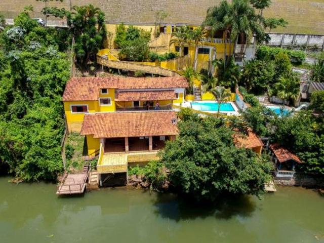 Chácara a venda 600m² com piscina centro Guararema SP