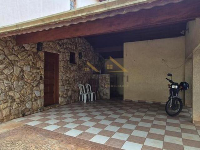 Chácara a venda 6 dormitorios, 2 suites, 5 banheiros, 10 vagas