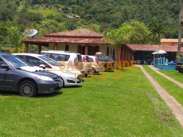 Chácara a venda com uma Área de 2.818,00 M² e Área construída 600 m2 no Bai