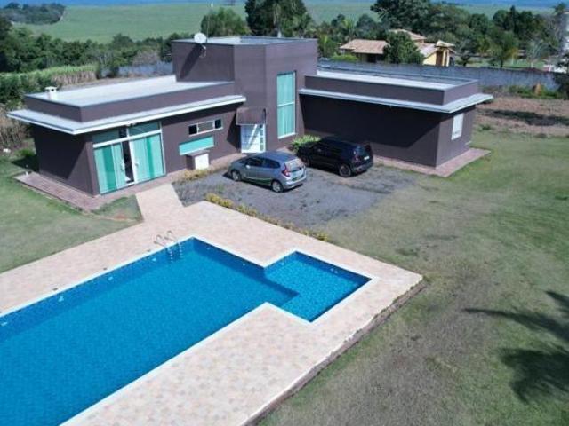 Chácara a Venda com 160m², 03 dormitórios, sendo 02 suítes Bairro Boituville, Boi
