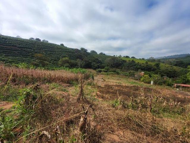 Chácara à venda com 1.270,00m² Condomínio Tambiu II Botelhos/MG