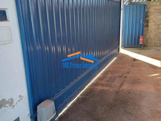 Chácara à venda com 1.370m² de terreno,03 suítes e piscina MAIRINQUE/SP