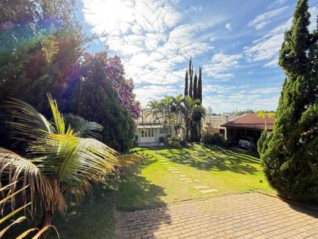 Chácara à venda com 281 m² de área e 1.220 m² de terreno no Condomínio Recanto F