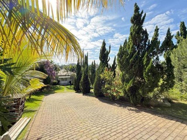 Chácara à venda com 281 m² de área e 1.220 m² de terreno no Condomínio Recanto F