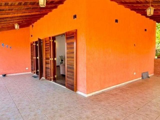 Chácara à venda com 3 dormitórios 1 SUÍTE, 905 m² por R$ 1.250.000 Condomínio Fechado Bom Jesus