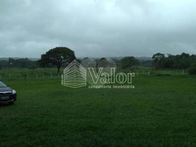 Chácara à venda com 3 quartos em Tibaia de São Fernando, São Carlos