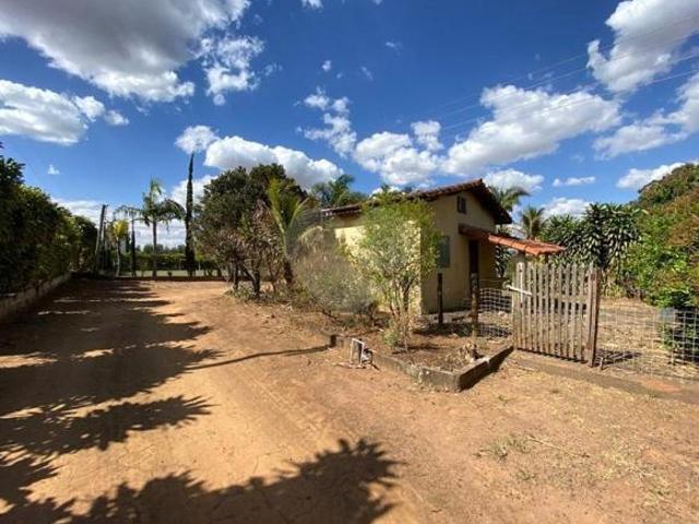 Chácara à venda com 3 quartos, sendo 1 suíte, em Jardim Munique, São Carlos
