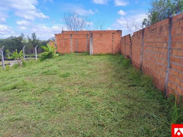 Chácara a venda com 500 m² com um galpão em construção na área rural de Nova Odessa