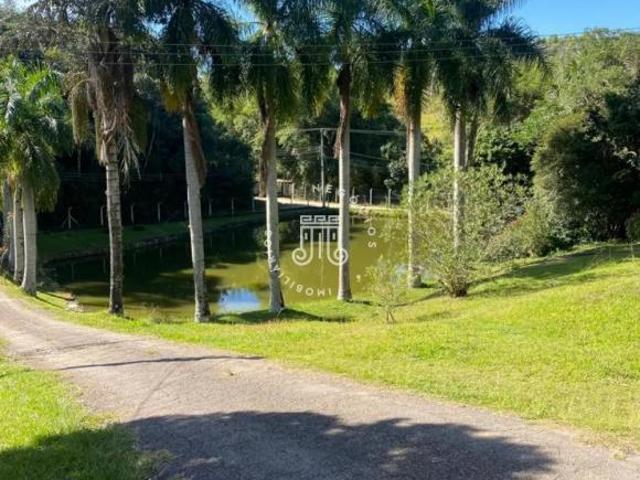 CHÁCARA À VENDA AO LADO DO PARQUE DA CIDADE COM 02 LAGOS, 03 DORMITÓRIOS NO BAIRRO JARDIM MIRIM EM J