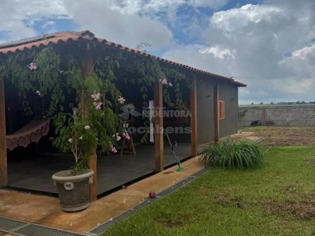 Chácara à Venda Alto Padrão