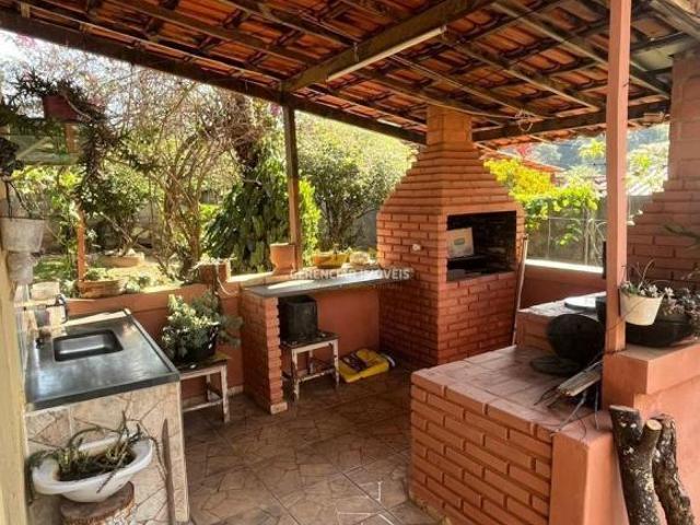 Chácara á venda de 1.200 m² com 2 Quartos, sendo 1 suíte, Espaço Gourmet e Piscina em Francelinos –