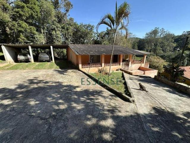 Chácara à Venda de 2.423,75 m² no Clube dos Oficiais em Suzano/SP