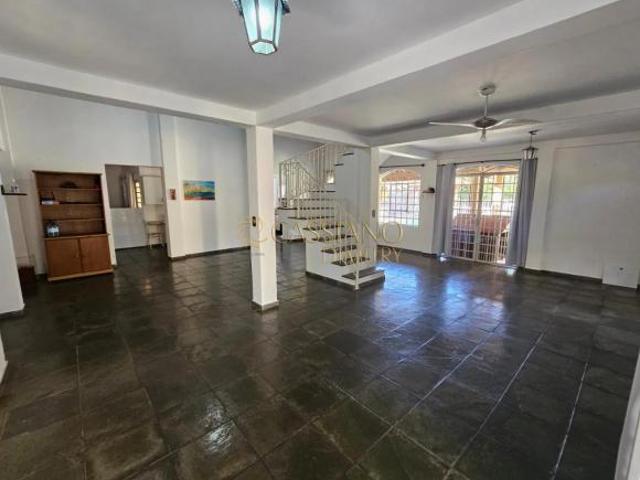 Chácara à venda de 5.000m² | 04 dormitórios, 03 banheiros e 02 vagas de garagem | Bairro Pau de Saia