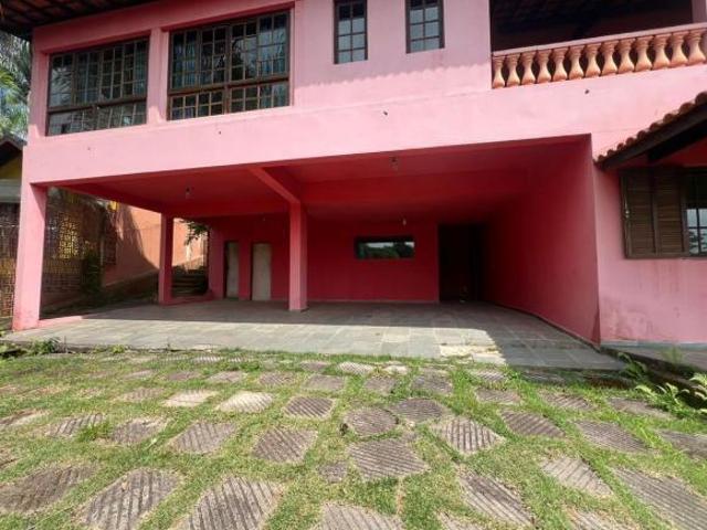 Chácara à Venda em Condomínio em Santa Isabel 1.000m² com 5 Dormitórios