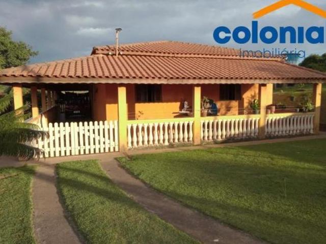 Chácara à venda em Campo Limpo Paulista SP: 3 quartos, 1 suíte, 1 sala, 2 banheiros, 4 vagas de gara
