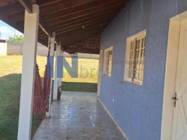 Chácara à venda em Campo Limpo Paulista SP: 2 quartos, 1 sala, 1 banheiro, 6 vagas de garagem e 100