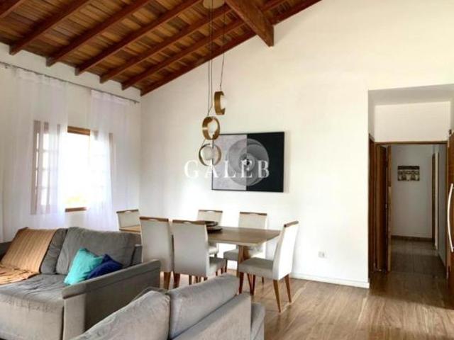 Chácara à Venda em Campos de Atibaia SP: 5 Quartos, 2 Suítes, 2 Salas, 814m²